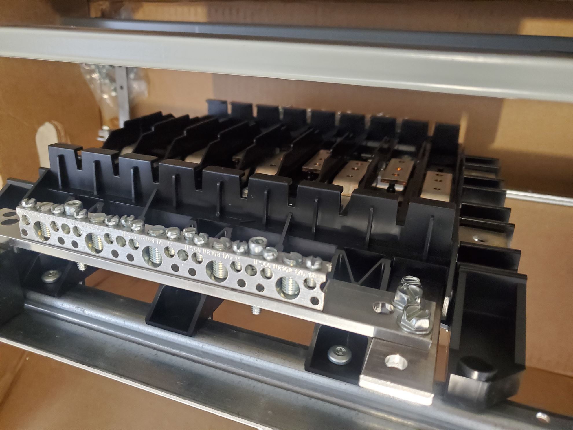 P1A18MC250AT – SIEMENS Unassembled Panelboard | Mag-Trol Distributors, Inc.