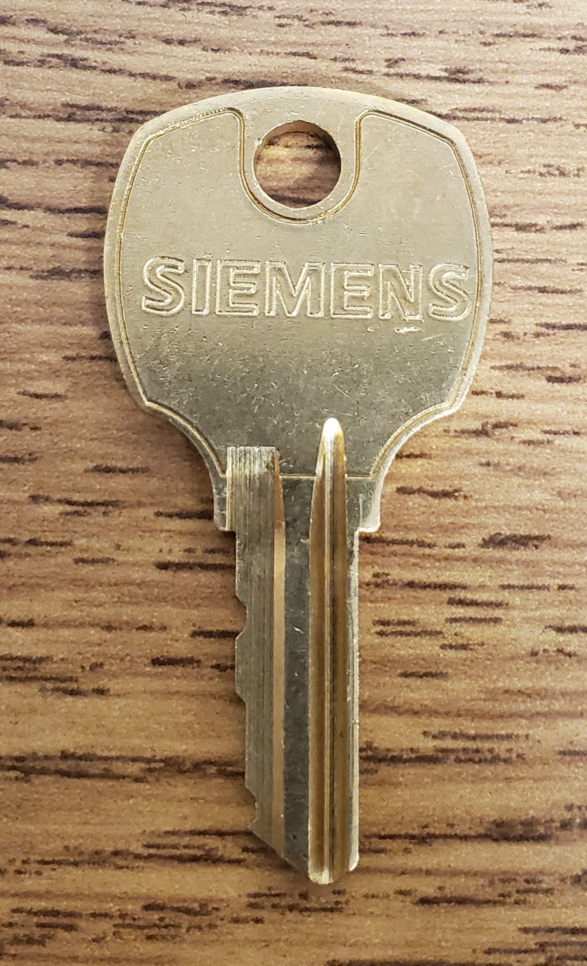 LPKEY01B – SIEMENS Key – B363A | Mag-Trol Distributors, Inc.