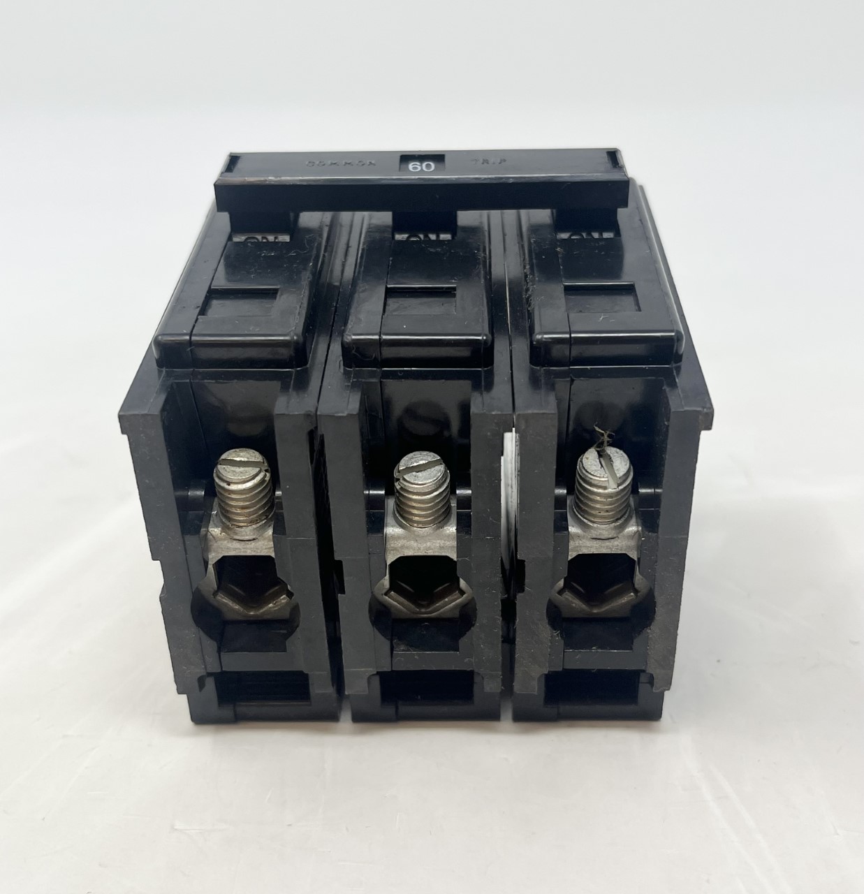 BAB3060H – EATON BOLT ON CIRCUIT BREAKER 3POLE 60AMPS 10KAIC 120-240VAC ...