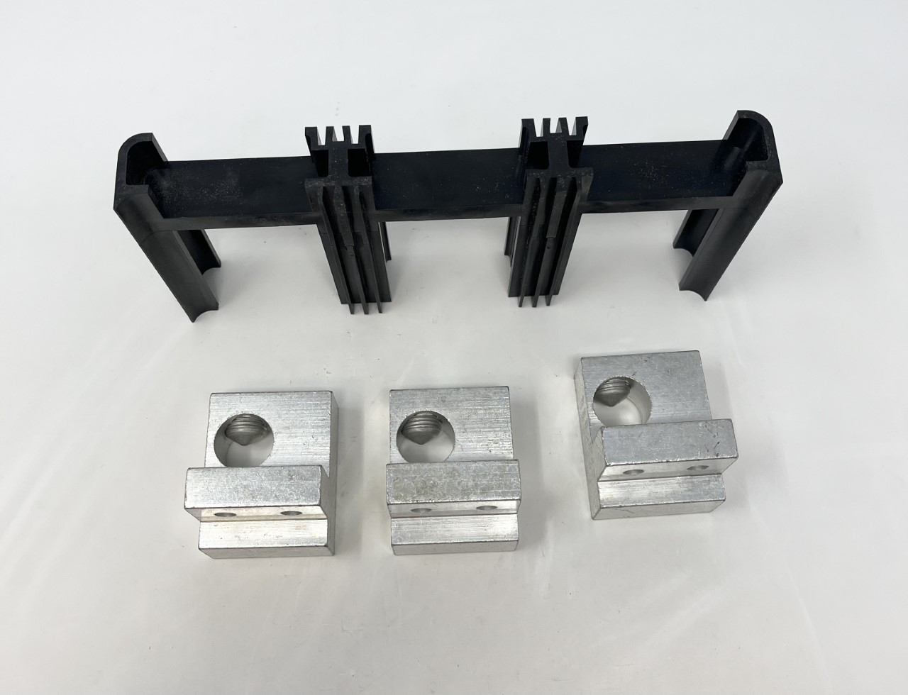 3TA603LDK – EATON / CUTLER HAMMER STYLE # 4223B89G03 TERMINAL LUGS (2 ...