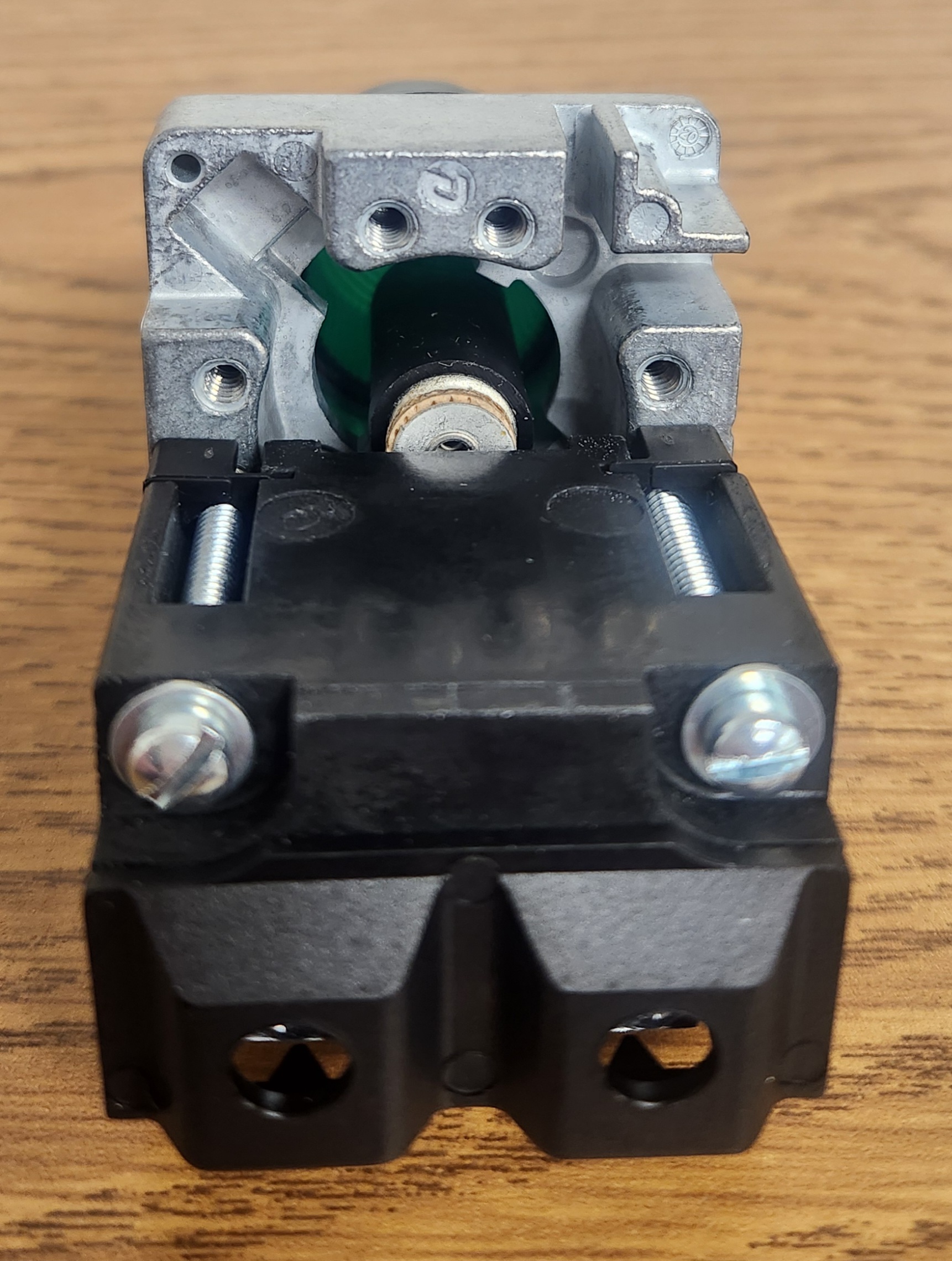 A3L4AA-6L6G – ABB Heavy Duty Oil Tight Pilot Light | Mag-Trol ...