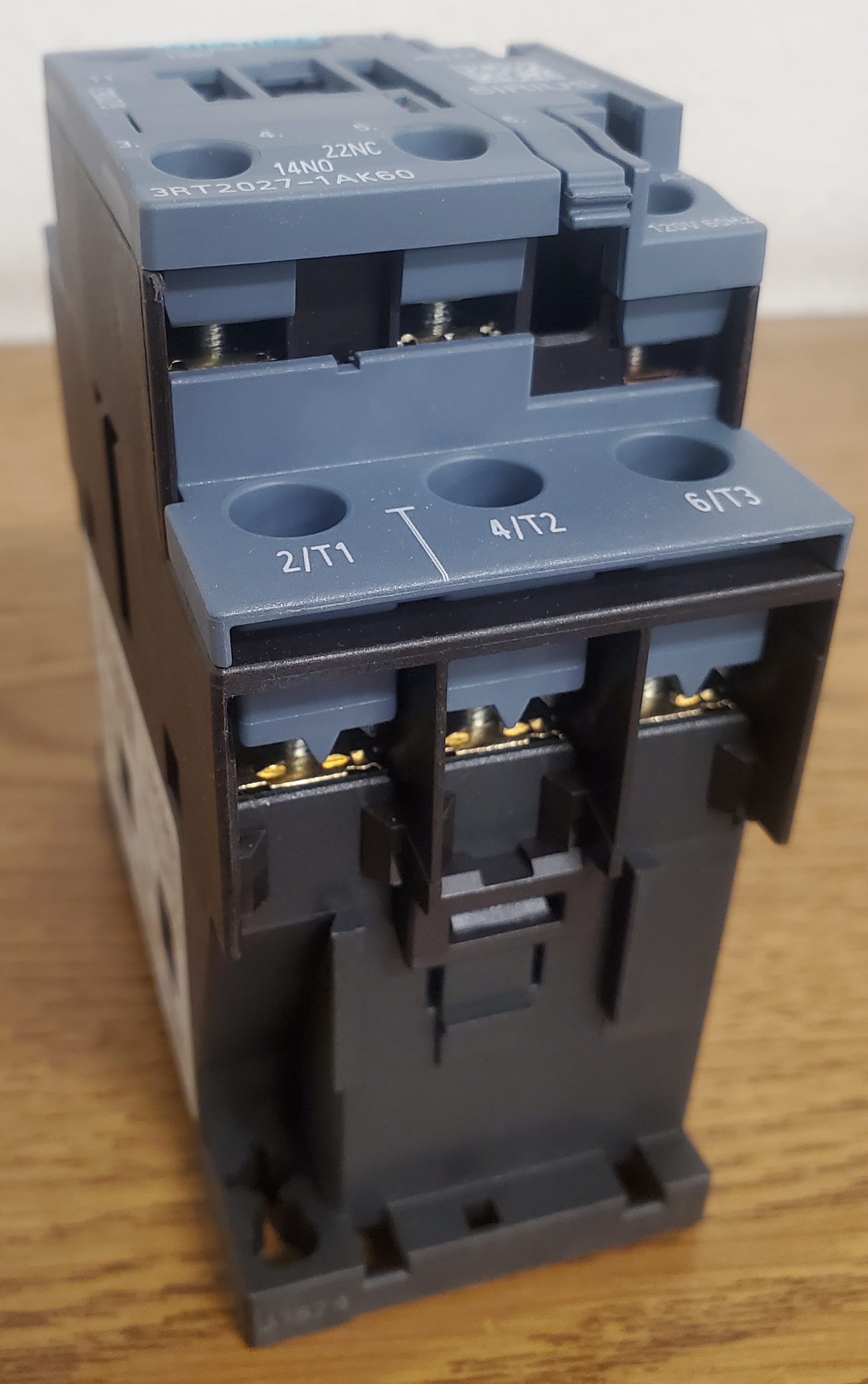 3RT2047-1AK60 – SIEMENS IEC CONTACTOR 3P 120VAC SIZE 3 110AMPS 1NO+1NC ...